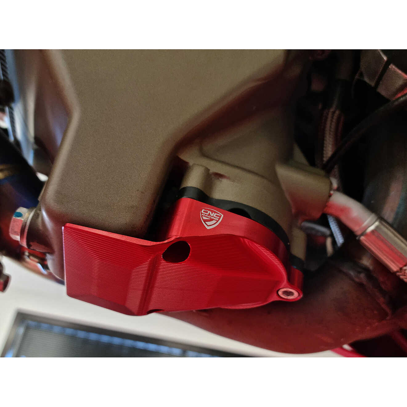 Oil sump guard PR320 Ducati Panigale V4 Streetfighter V4 CNC Racing Red ...